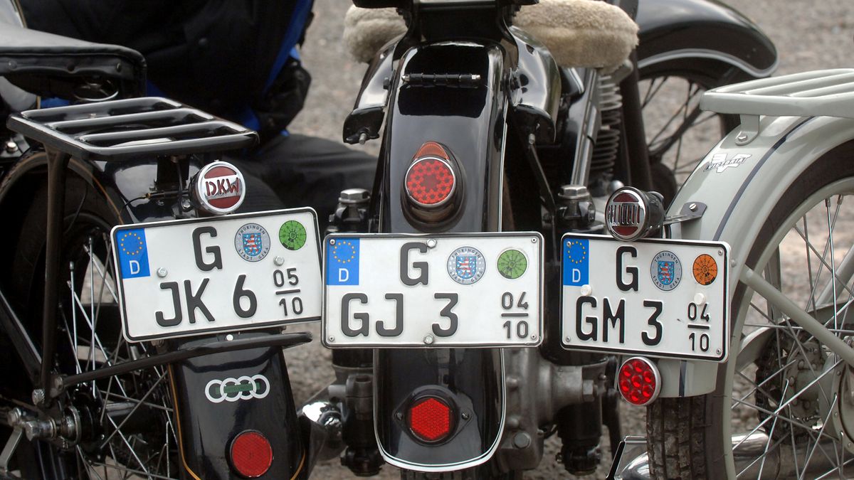 Saisonkennzeichen Motorrad 3 10